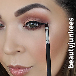 Flat Eyeliner Brush Definer Brush – Pro Tight Eye Liner Brush Thin, Gel Eyeliner Brush, Small Fine Makeup Brush for Eyeliner, Tool Applicator for Gel Liquid Powder Cake Cream