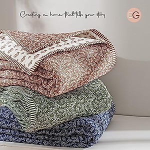 EVERGRACE Floral Printed Quilt Comforter Set Queen Size, 3 Pieces (1 Reversible Quilt Bedding Set, 2 Pillow Shams), Microfiber Lightweight Coverlet Bedspread for All Seasons, Sage Green, 92"x96"