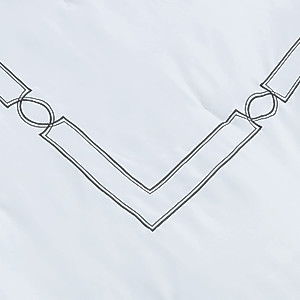 BLUENILEMILLS Kensington Embroidered Comforter Set with Pillow Shams, Luxury Hotel Bedding with Soft Microfiber Shell, All Season Down Alternative Fill - King/California King, Grey