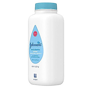 Johnson's Baby Powder with Naturally Derived Cornstarch Aloe & Vitamin E, Hypoallergenic 15 Ounces (Pack of 3)