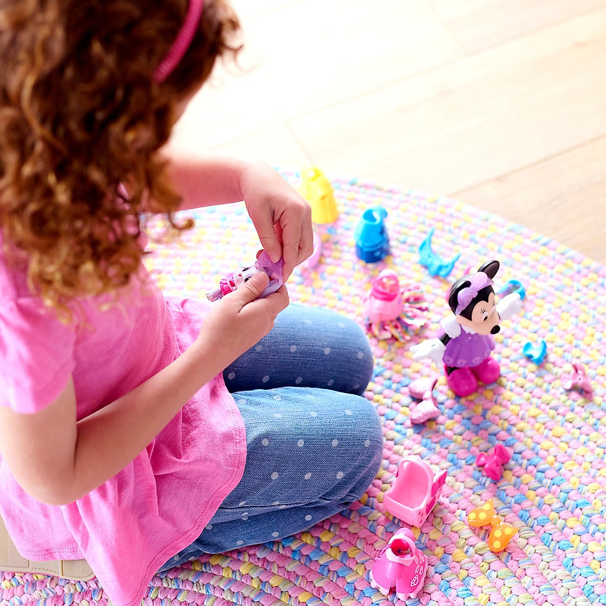 Just Play Disney Junior Minnie Mouse Glitter and Glam Pet Fashion Set, 23-piece Doll and Accessories, Officially Licensed Kids Toys for Ages 3 Up