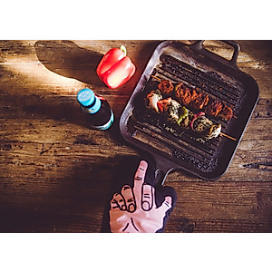 Middle Finger Oven Mitt Funny Flip The Bird Graphic Novelty Kitchen Glove Funny Graphic Kitchenwear Funny Food Novelty Cookware Black Oven Mitt