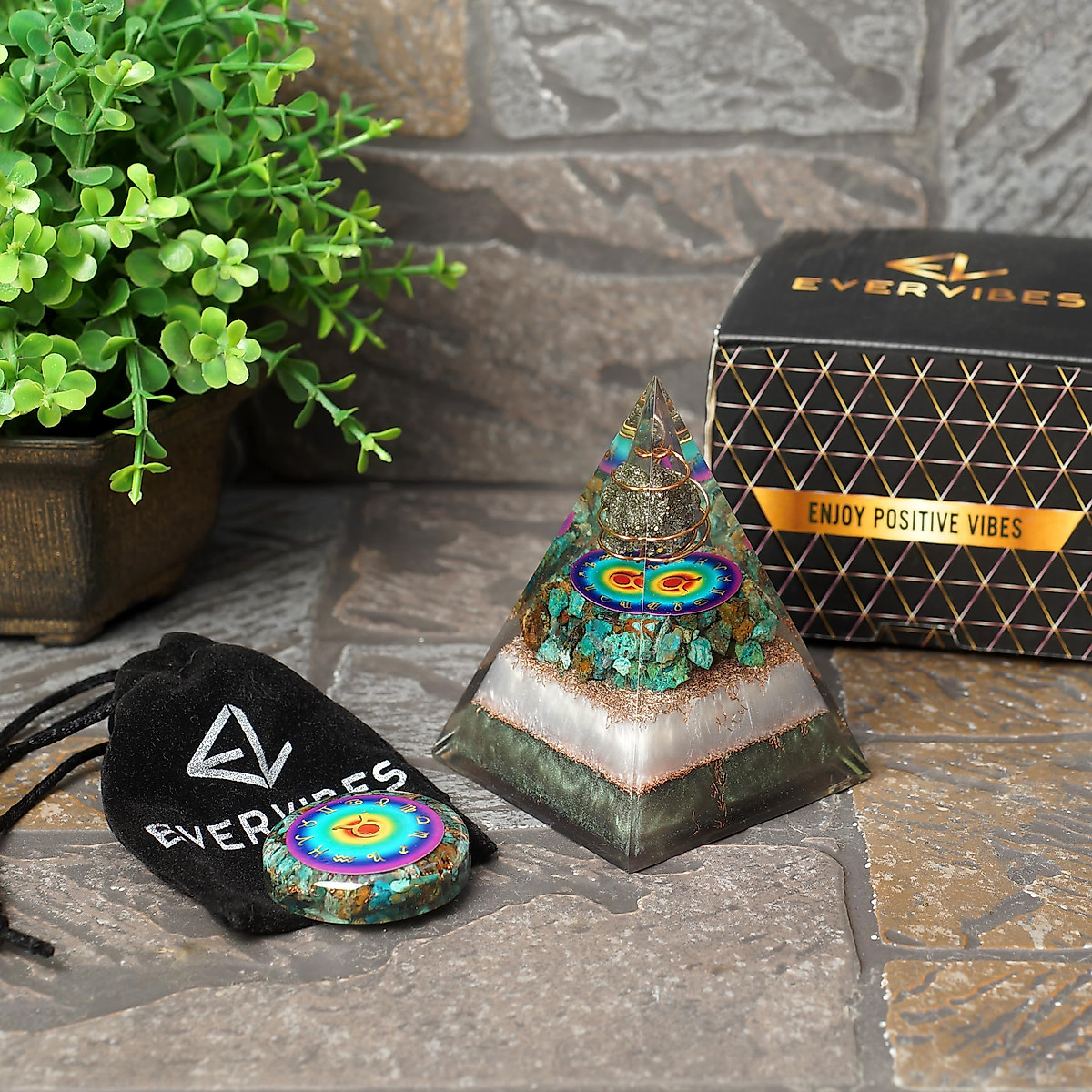 Horoscope Orgone Pyramid & Palm Stone Set, Healing Crystal Taurus Zodiac Sign Gift Set Made of Pyrite & Crysocolla for Self-Expression and Truth