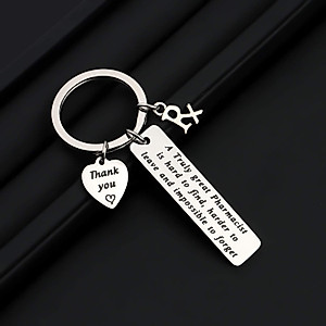 MAOFAED Pharmacist Keychain A Truly Great Pharmacist is Hard to Find Keychin Pharmacist Appreciation Gift Pharmacist Retirement Gift (truly great pharmacist)