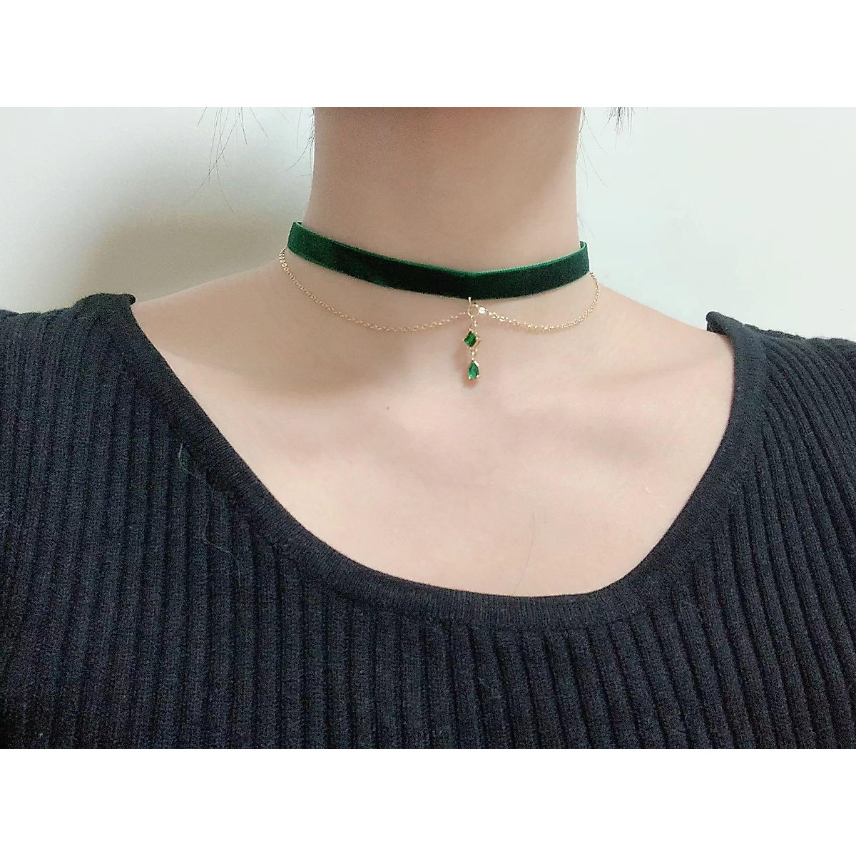 MOMOCAT Green Velvet Choker Necklace Preppy Cute Trendy Dainty Necklaces Aesthetic Jewelry Emerald Lace Chokers Necklace Adjustable for Women Teen Girls