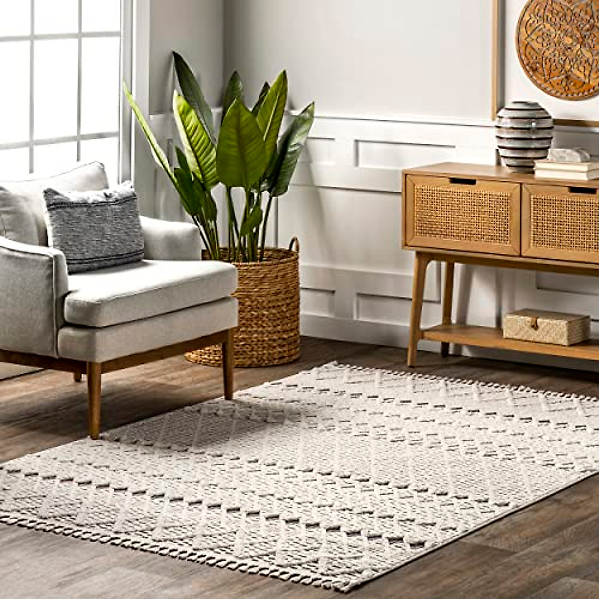nuLOOM Elena Moroccan Lattice High/Low Tasseled Area Rug, 8x11, Beige