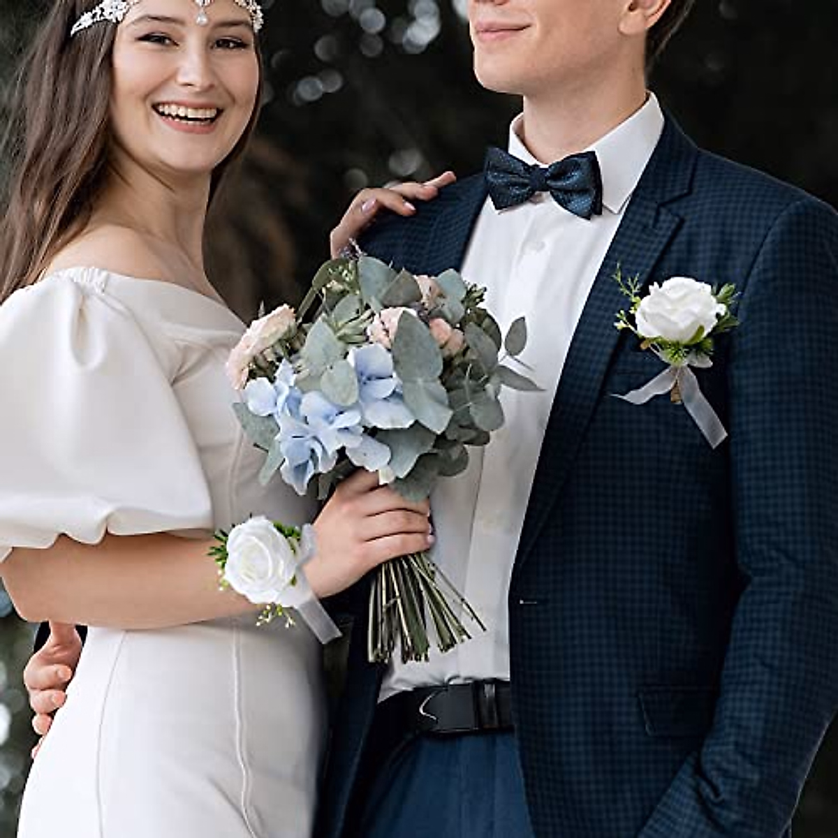 Senseya Wrist Corsage Wristlet Band Bracelet for Girls Women Bride Bridesmaid, Corsages Wristlet Artificial Silk Roseboutonniere Hand Flower Prom Decor (1 Boutonniere & 1 Wrist Corsage White)