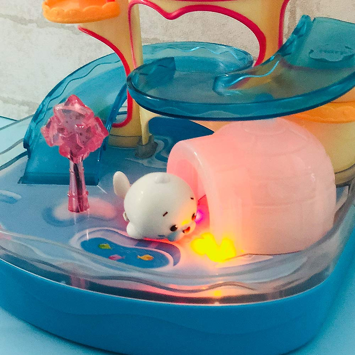TOYTRON Baby Seal Harp, Harp and Friends, Ice Cream Castle, Battery Operated Interactive Playset Toy with Various Light and Sound Effects - 3 Years and up