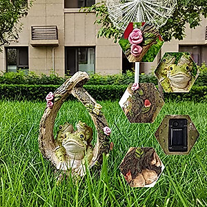Garden Statue, Room Decor,Three Frogs Outdoor Decor, Solar Garden Sculpture Light with 7 LEDs for Patio, Lawn, Yard and Gardening Gifts