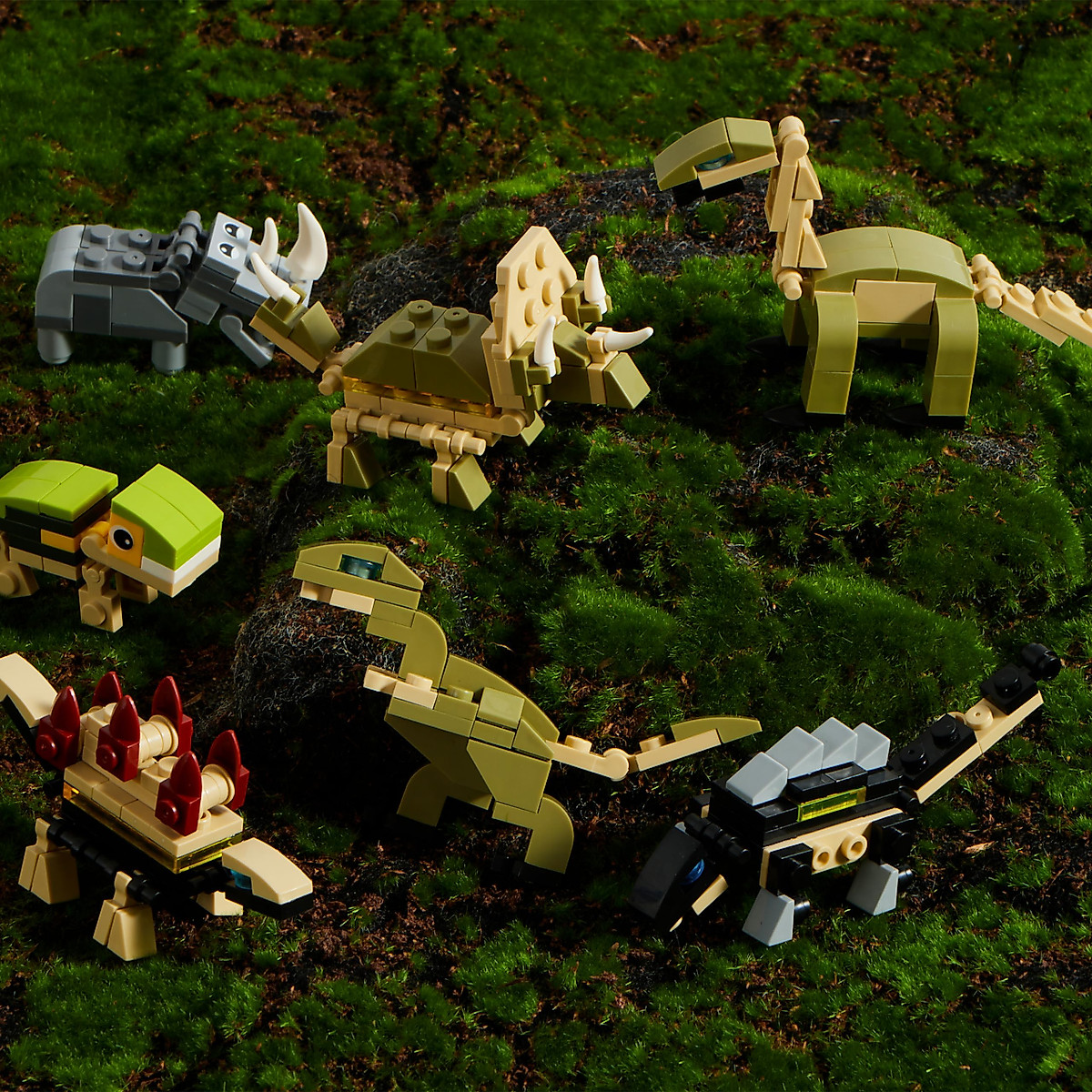 JOYIN 24 Pcs Valentine Animal Building Blocks in Blind Bags, Including Dinosaur, Sea Animal and Wildlife Creatures Design, Kids Valentine's Day Party Favors, Gift Exchange, STEM Educational Toy