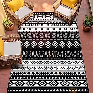 GOTGELIF Outdoor Rug 5X8FT Boho Style, Reversible & Water-Resistance & Portable Plastic Straw Rug for RV Trips, Picnic, Camping, Outdoor, Garden, Patio - White and Black Patio Rug