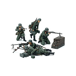 TAMIYA 35386 1:35 Figure Set German MG Troops (5) with WW2 Faithful Replica, Model Building, Plastic Kit, Crafts, Hobby, Gluing, Model Kit, Assembly, Unpainted