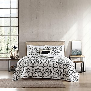 Eddie Bauer - Queen Quilt Set, Reversible Cotton Bedding with Matching Shams, Lightweight Home Decor for All Seasons (Arrowhead Charcoal, 3 pcs, Queen)