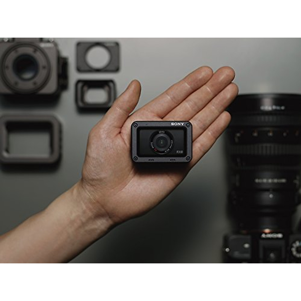 Sony 1.0-type Sensor Ultra-Compact Camera with Waterproof and Shockproof Design (DSCRX0)