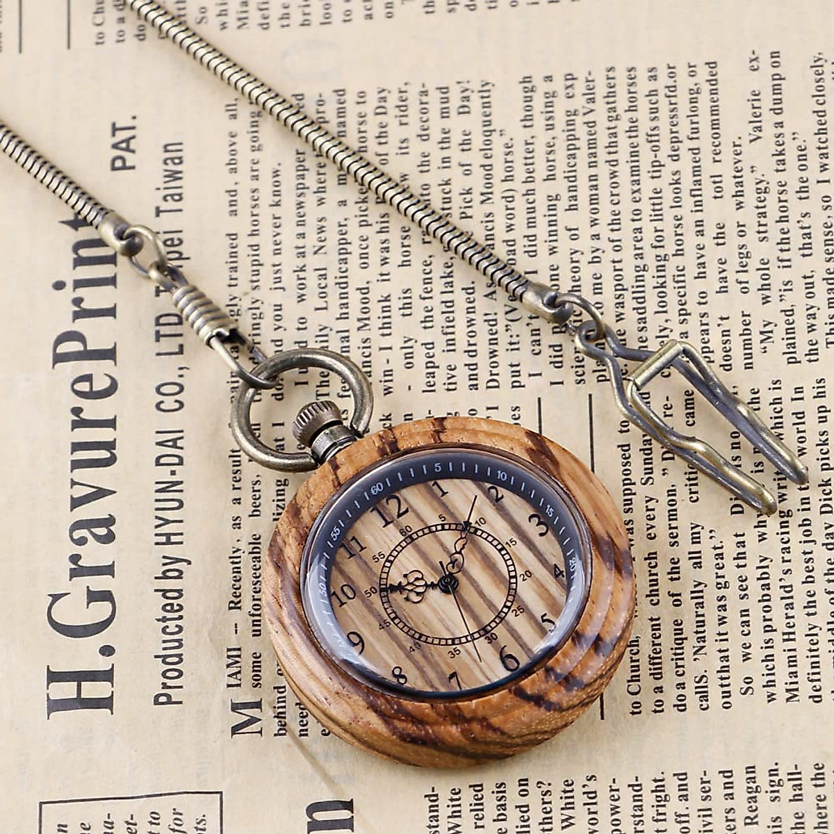 Tiong Dad Gifts for Fathers Day Handmade Bamboo Wooden Pocket Watches for Men with Chain Analog Quartz Gifts for Fathers Day,Birthdays(Brown)