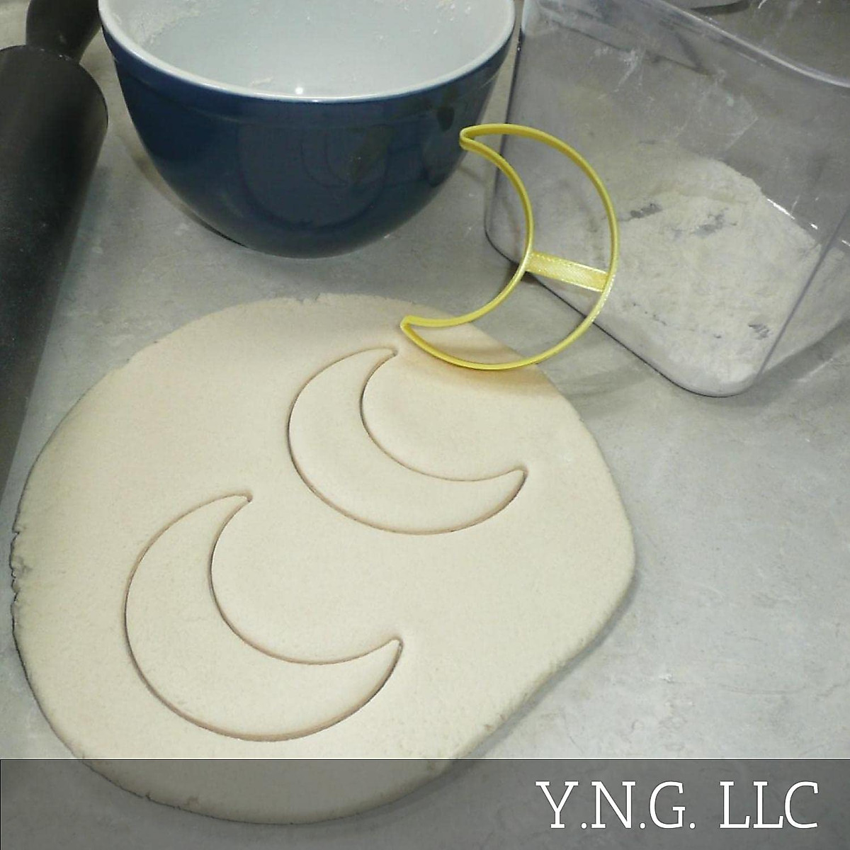 CRESCENT MOON SHAPE OUTLINE COOKIE CUTTER MADE IN USA PR4941