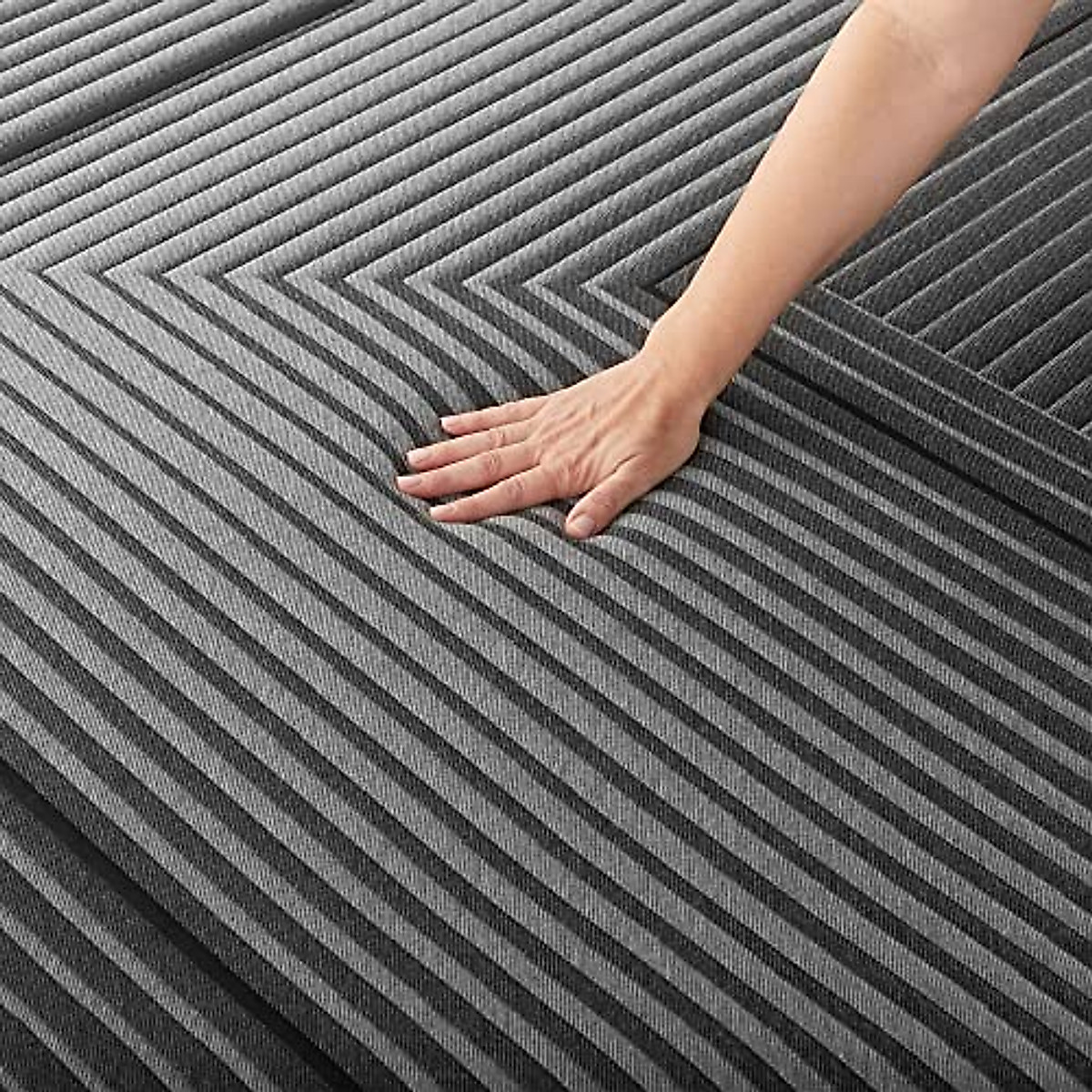 Beautyrest Black Hybrid LX-Class 13.5” Medium King Mattress, Cooling Technology, Supportive, CertiPUR-US, 100-Night Sleep Trial, 10-Year Limited Warranty