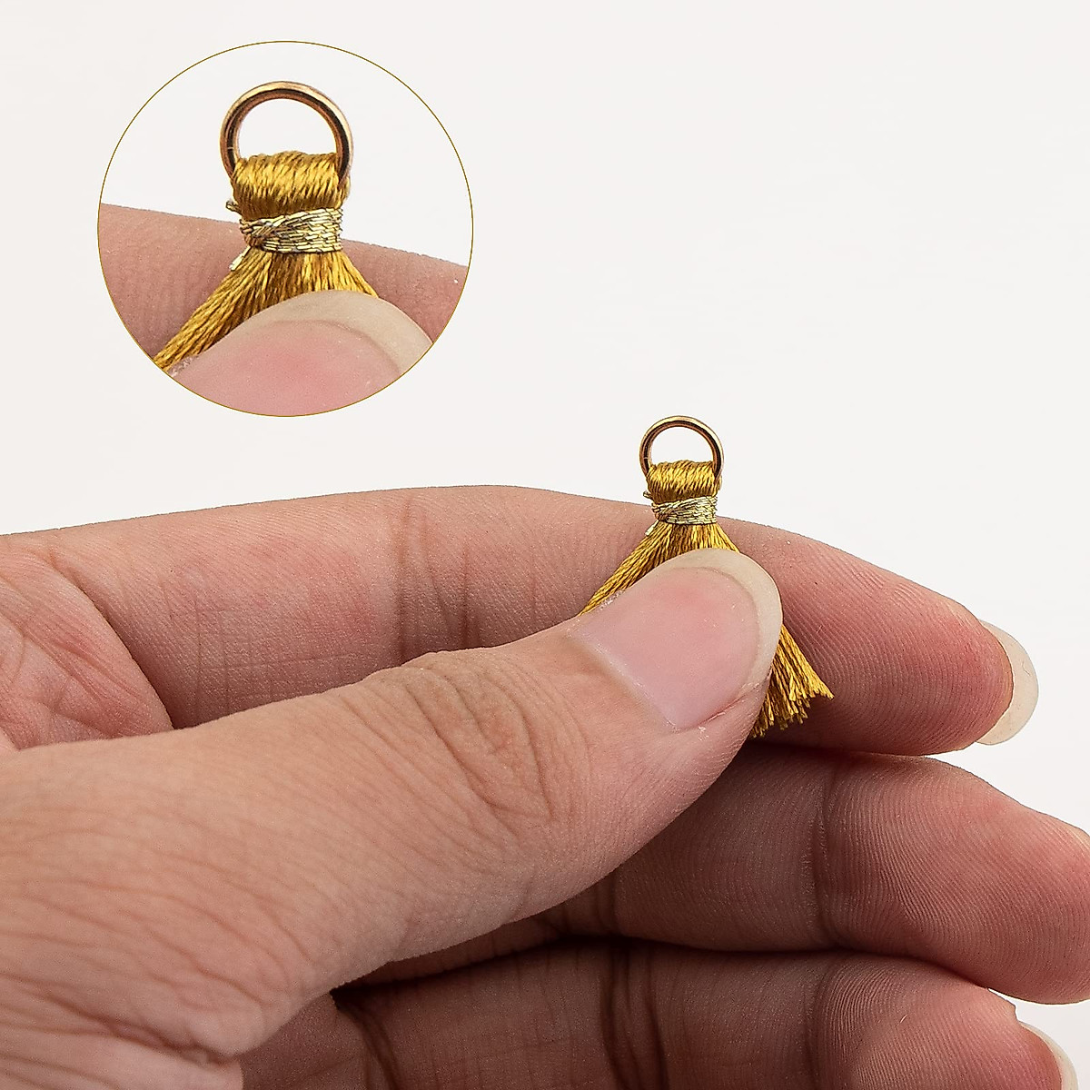 VAPKER 100Pcs 0.8Inch/2CM Mini Tassels Gold Tassel Tiny Handmade Craft Tassels with Gold Jump Ring for Earring Jewelry Necklace Making Accessories DIY