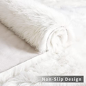 Noahas White Faux Fur Rug,Luxury Fluffy Rugs for Bedroom,2 x 3 Feet Washable Area Rugs,Sheepskin Bedroom Rug,Furry Carpet Small Shag Rug,Soft Throw Rugs for Living Room,Kids Boys Girls Room Decor