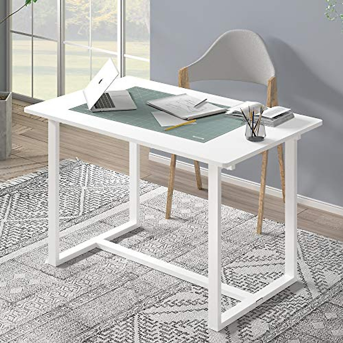 ZINUS Alto 47” White Frame Desk / GOOD DESIGN™ Winner / Computer Workstation / Office Desk / Easy, Bolt Free Assembly, White