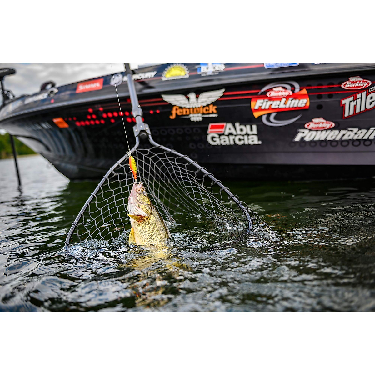 Berkley Flicker Shad Shallow Fishing Lure, Firetail Hot Perch, 2/7 oz, 2 3/4in | 7cm Crankbaits, Size, Profile and Dive Depth Imitates Real Shad, Equipped with Fusion19 Hook