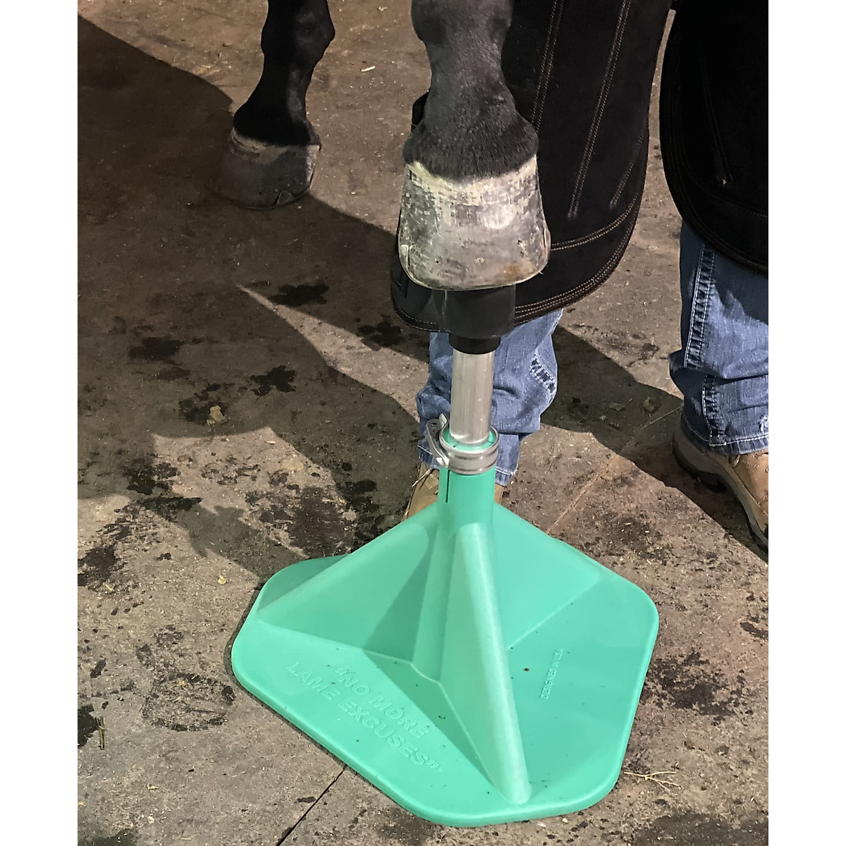 HOOF-IT Green Hoof Stand - The Blacksmith Model (Green)