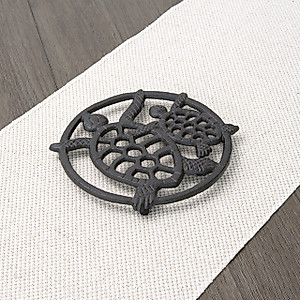 gasaré, Cast Iron Trivet for Pots, Pans, and Hot Dishes, Metal Trivet, Two Turtle Design, Rubber Feet Caps, Ring Hanger, 8.5 Inches, Brown, 1 Unit