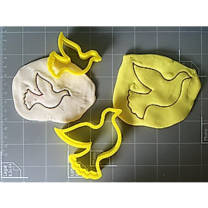 Dove Cookie Cutter (3 Inch)