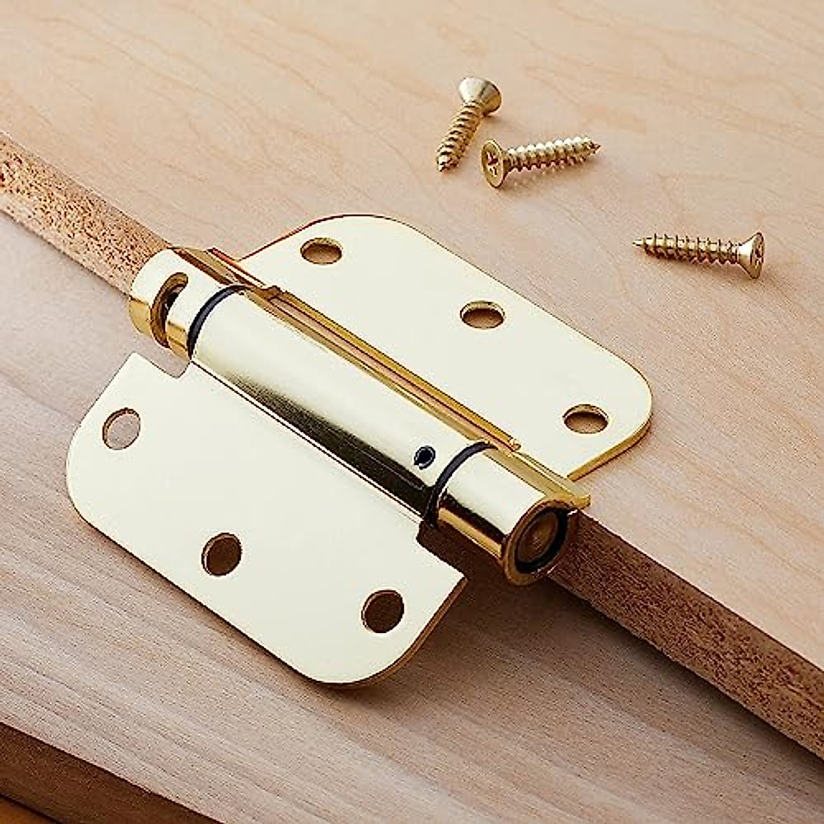 Amazon Basics Self-Closing Door Hinge, 3.5 Inch x 3.5 Inch, 1 Piece, Polished Brass