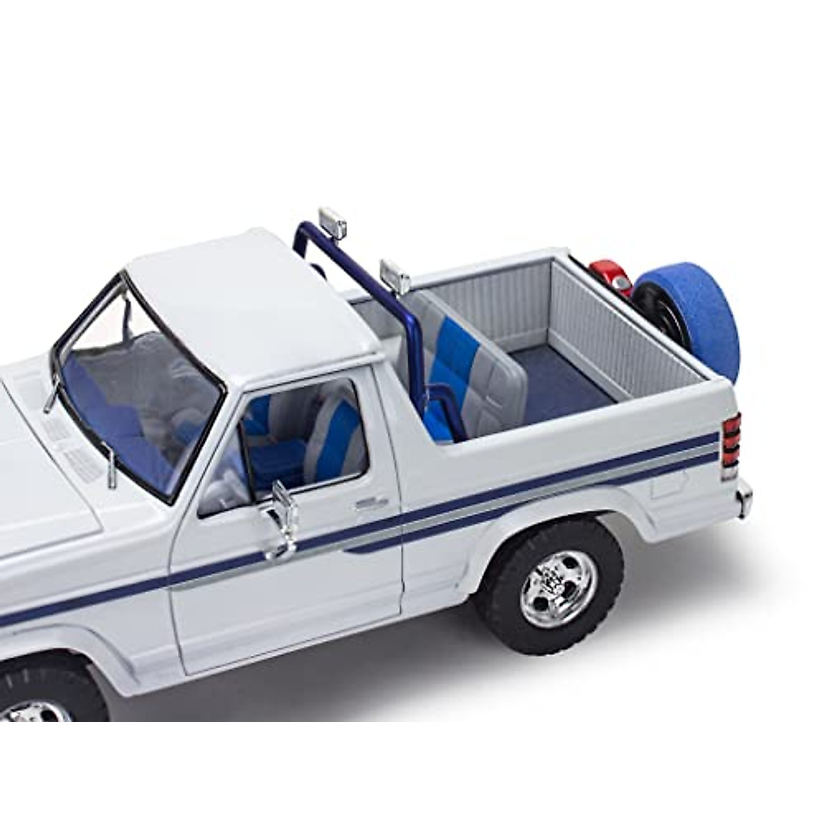 Revell 17242 '80 Ford Bronco w/Bass Boat & Trailer 1:24 Scale 157-Piece Skill Level 5 Model Truck Building Kit