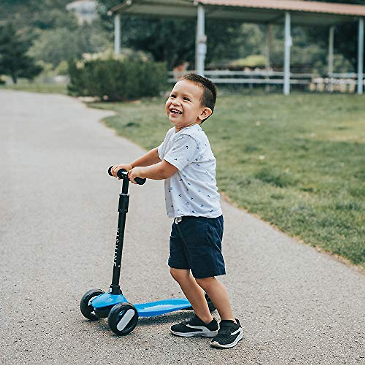 Kick Scooter for Kids 3 Wheels Scooters for Toddlers Girls Boys with Adjustable Height, Light Up Flashing Wheels, Lean-to-Steer, Sturdy Deck, Extra Wide, Quick-Release, for Ages 2-5 Years Old, Pink