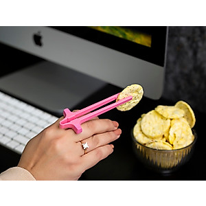 isnack PRO Finger Chopsticks for Gamers - 4 PCS Gamer Chopsticks, Snack Grabber, Chips Chopsticks, Snack Chopsticks for Gamers, Chip Chopsticks, Snack Chopsticks, Chopsticks Helper (4 X isnack Pro)