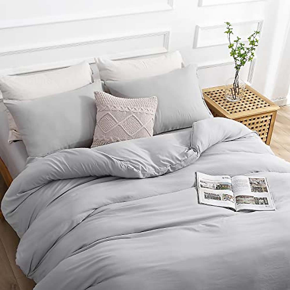 Sasttie Duvet Cover Set Queen Size, Light Grey Ultra Soft Prewashed, 3 Pieces, 1 Duvet Cover with Zipper Closure and Corner Ties (90''x90''), 2 Pillowcases (20''x 30'')