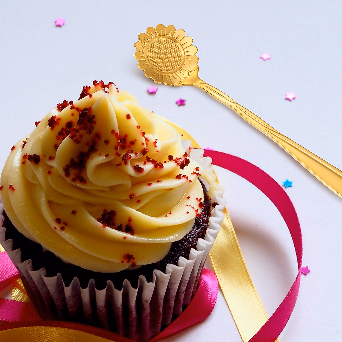 Maitys 16 Pieces Stainless Steel Flower Coffee Spoon Dessert Spoon Sugar Spoon Ice Cream Spoon Stirring Spoon Tea Spoon Milkshake Spoon Set for Tableware Kitchen, Cafe or Bar (Gold)