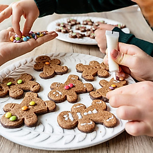 Gingerbread Man Cookie Cutters Set, 3 PCS Gingerbread Man Biscut Cutters Set Stainless Steel Christmas Cookie Cutters with Red Environmental PVC - 5.3/4.5/3.5IN