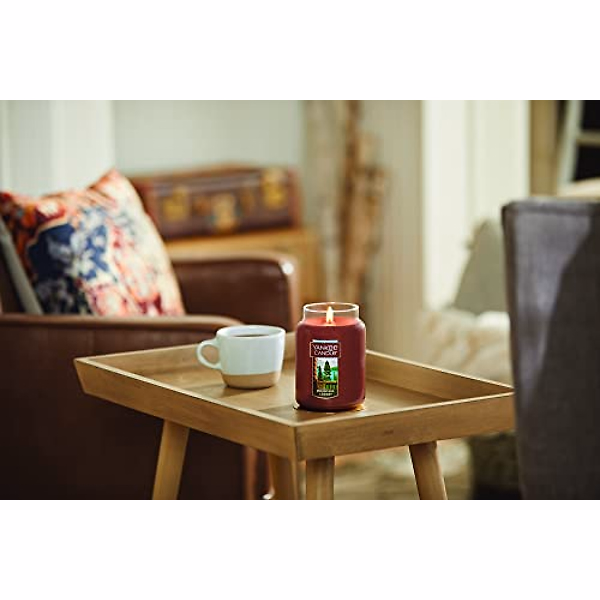 Yankee Candle Mountain Lodge Scented, Classic 22oz Large Jar Single Wick Candle, Over 110 Hours of Burn Time