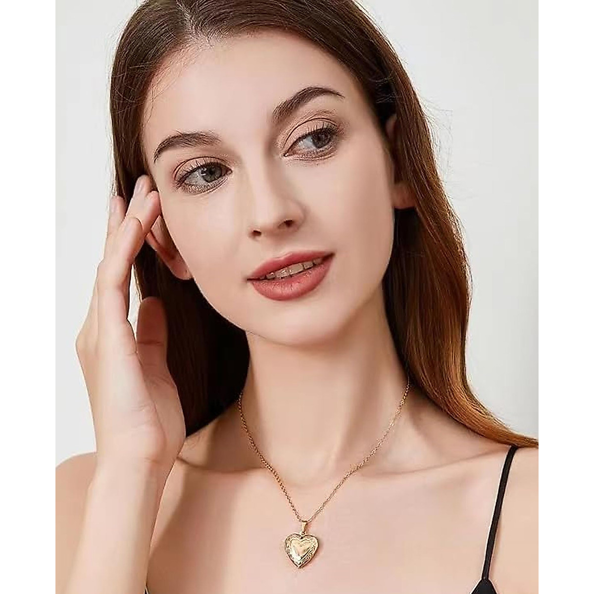 Womens Locket Necklace 18K Gold Photo Necklace Heart Necklace Gold Locket Necklaces for Women