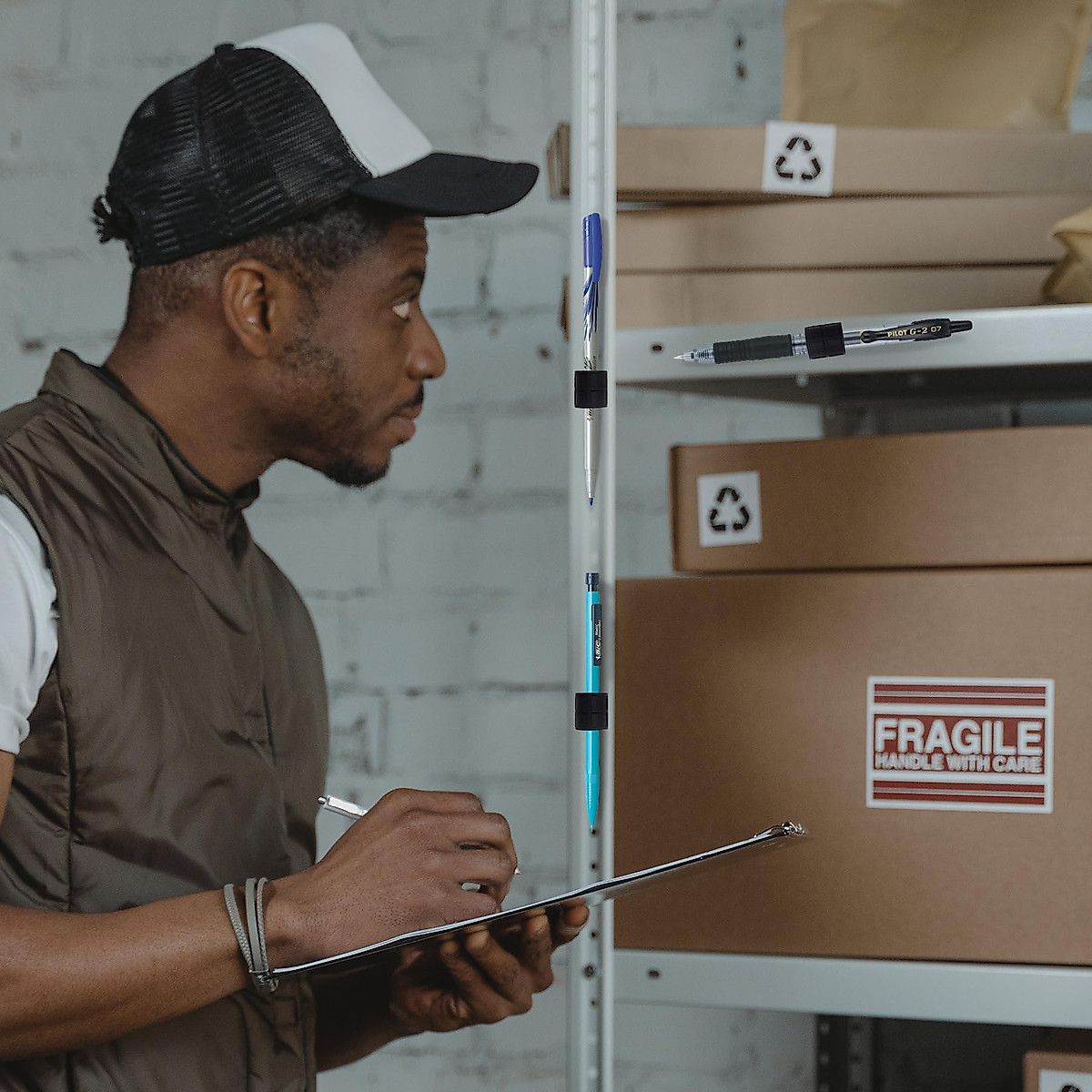 4 Pack Magnetic Pen Pencil Holder - Silicone Adjustable holder fit most pens pencils, Great for Fridges, Whiteboards, Workshops,Offices,Classrooms and Kitchens（Black）