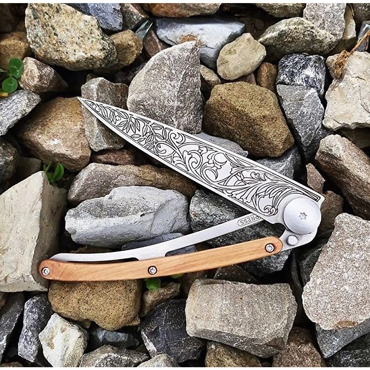 Ultra-light folding pocket knife with belt clip - Juniper Wood 1.3 oz version - Thin and sharp blade - Art Nouveau design - Stainless steel - Elegant and modern design