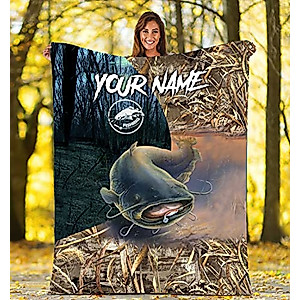 Personalized Catfish Fishing Hunting Blanket Hunting Season Fleece Throw Blanket Soft Plush Flannel Blankets Warm Fuzzy Lightweight Cozy Plush Hunting Blankets Christmas for Hunters
