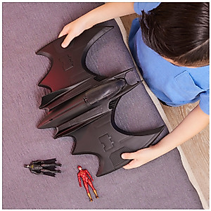 DC Comics, The Flash Ultimate Batwing Set The Flash and Batman Action Figures, 4-inch Playset Kids Toys for Boys and Girls 3 and Up