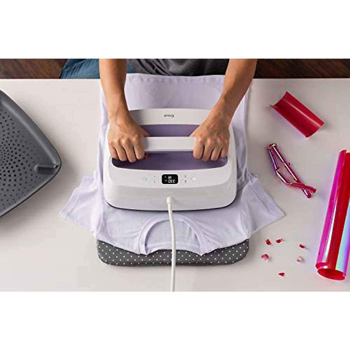 Cricut EasyPress 2 Heat Press Machine (12 in x 10 in), Ideal for T-Shirts, Tote Bags, Pillows, Aprons & More, Precise Temperature Control, Features Insulated Safety Base & Auto-Off, Lilac