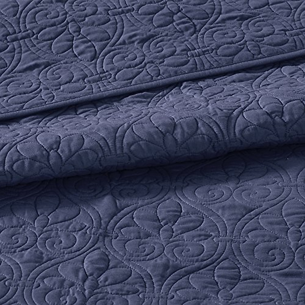 Madison Park Quebec Reversible Quilt Set Damask Design, Double Sided Stitching All Season, Lightweight Bedspread Bedding Set, Matching Sham, Navy, King(120"x118") 3 Piece