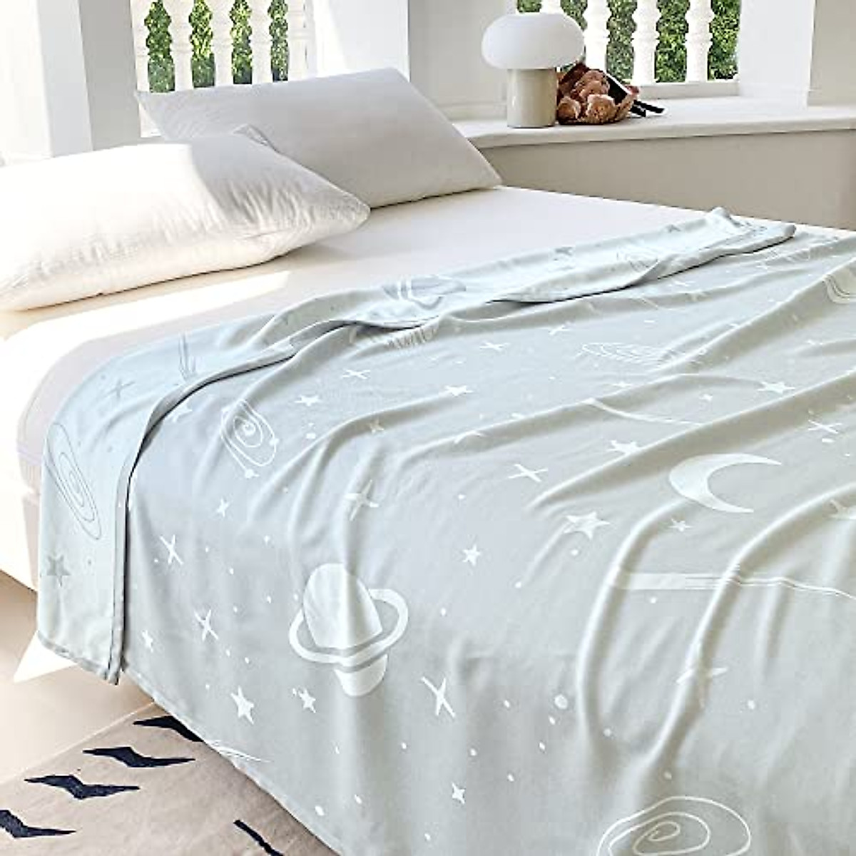 AmyHomie Cooling Blanket for Kids, Soft Comfy Summer Throw Blankets for Hot Sleepers, Kids Blanket for Children Ages 1-12 Cool Blanket for Boys Girls(50×60in,Grey Space)