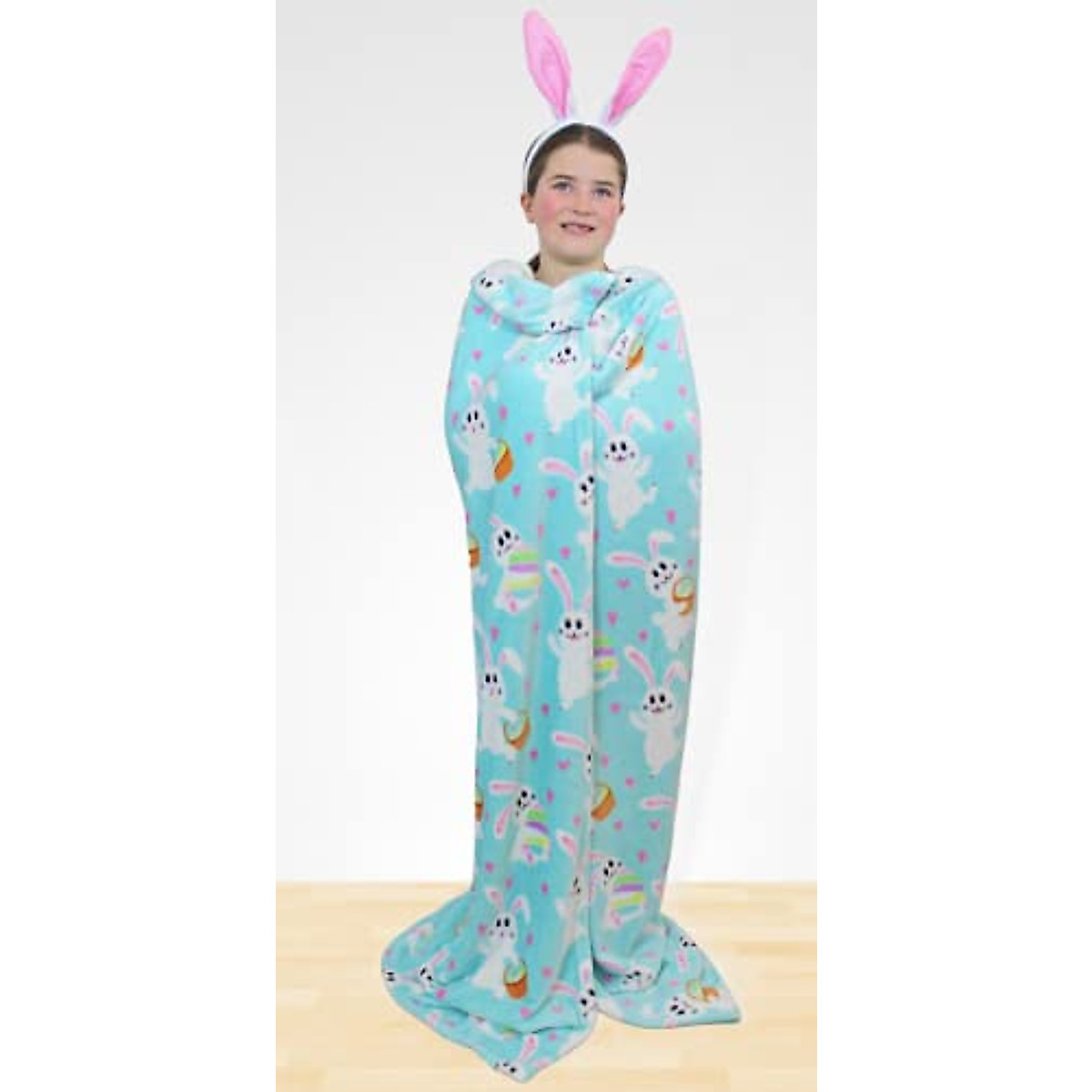 Home Decor Bunny Velvet Fleece Throw Blanket: Colorful Bunnies on The Egg Hunt Fun, Spring Summer (Easter Bunny)