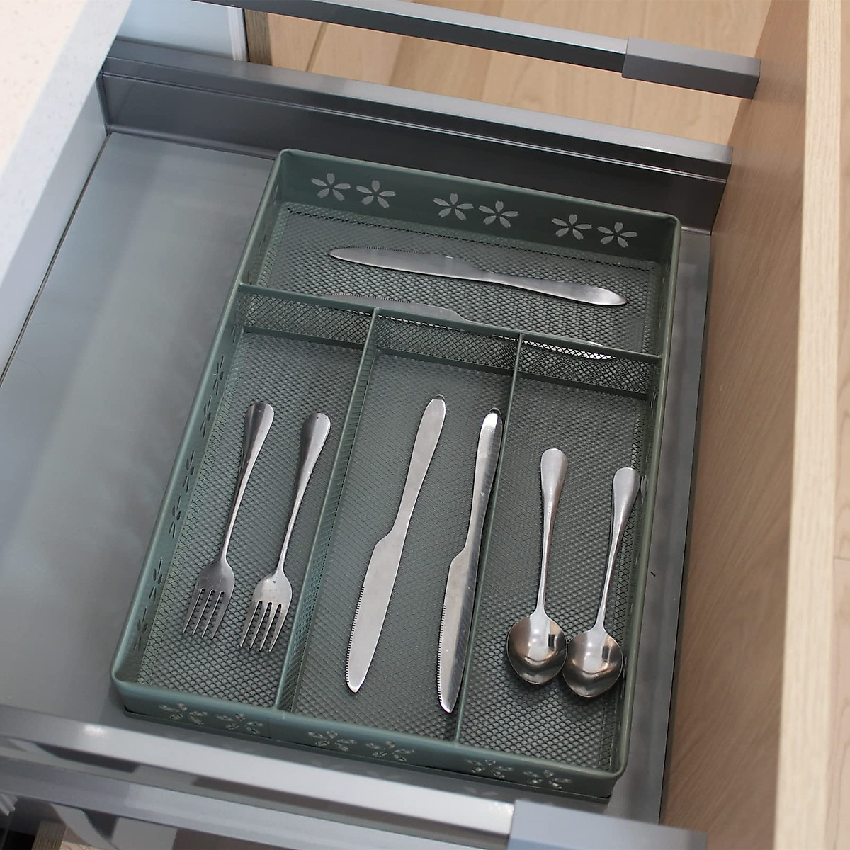 SETTFRFE Silverware Drawer Tray,Spoon and Fork Organizer,Flatware & Utensil Organizer for Kitchen Drawers,Grass Green