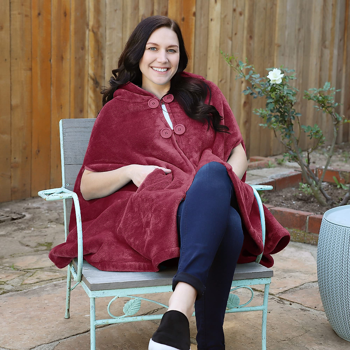 Catalonia Women's Poncho Cape, Sherpa Fleece Cloak Coat, Snuggly Hooded Wearable Blanket, Gift Idea for Mom and Teen Girls
