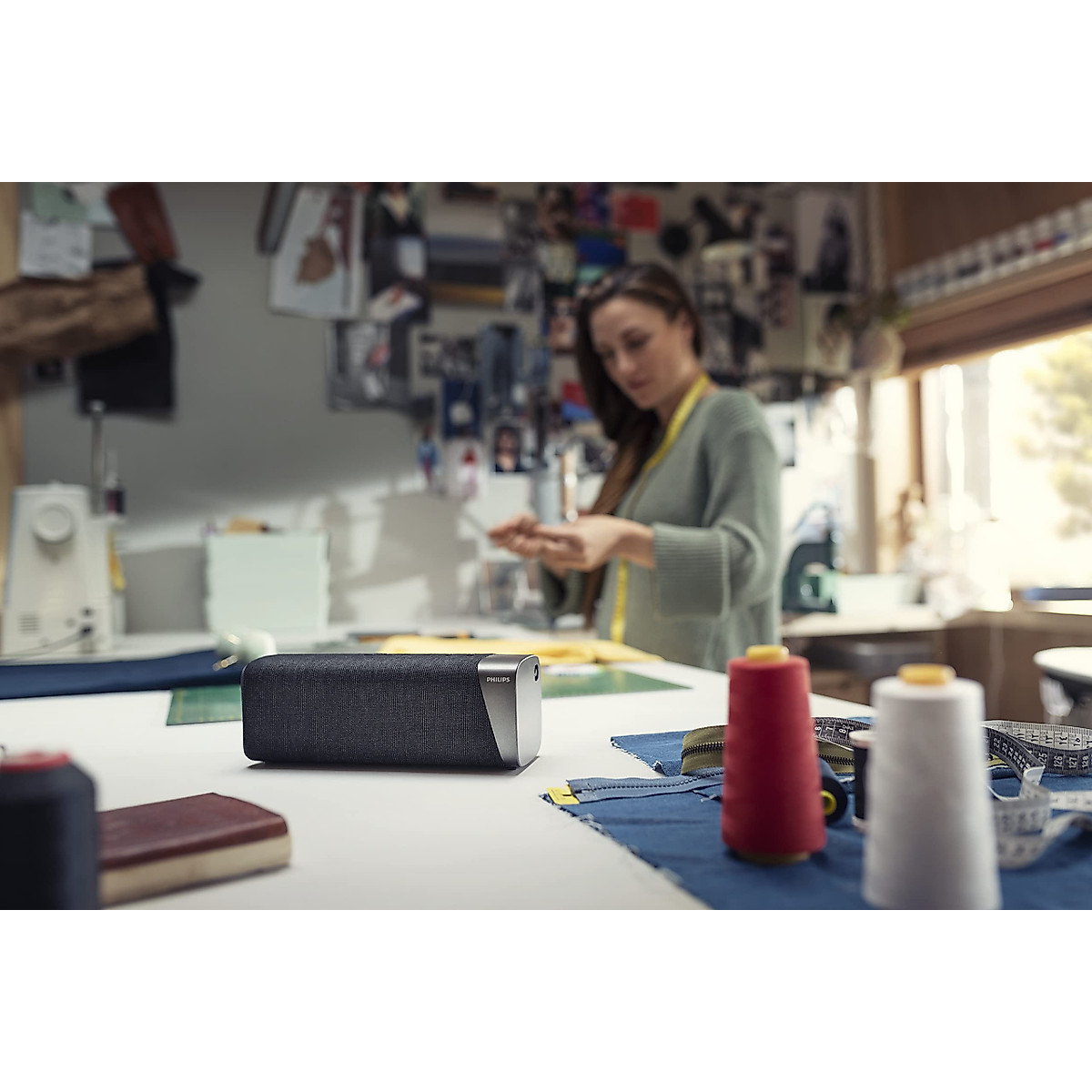 PHILIPS S5505 Wireless Bluetooth Speaker with Large Bold Sound, Up to 12 Hours Playtime, IPX7 Waterproof, Medium, TAS5505