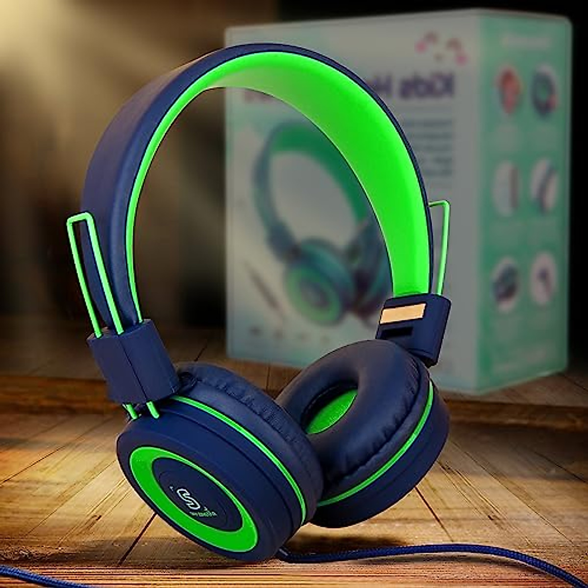 S SMAZINSTAR Headphones with Microphone for Kids, Children Girls Boys Teens Foldable Adjustable On Ear Headphones 3.5mm Jack Compatible iPad Cellphones Computer MP3/4 Kindle Airplane School Tablet