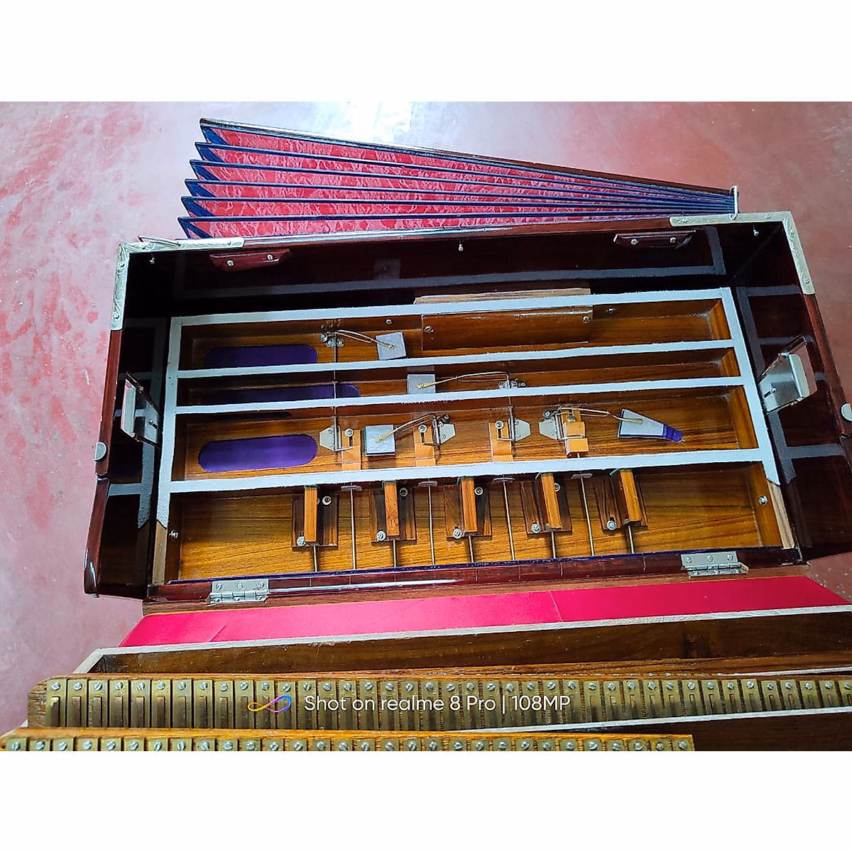 Ladies Scale Changer Kolkata Harmonium 9 stoppers 3¾ Octaves Gorgeous Lacquer Polish on Full Teakwood Construction Male Female Bass Premium Palitana Reeds